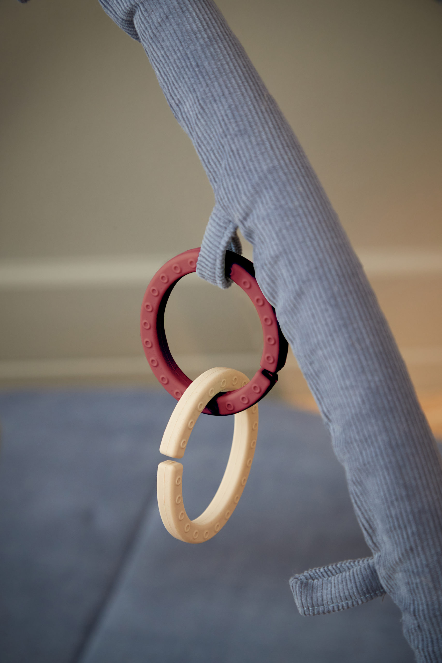 Silicone baby loops - Rose | Shop online hos - FILIBABBA