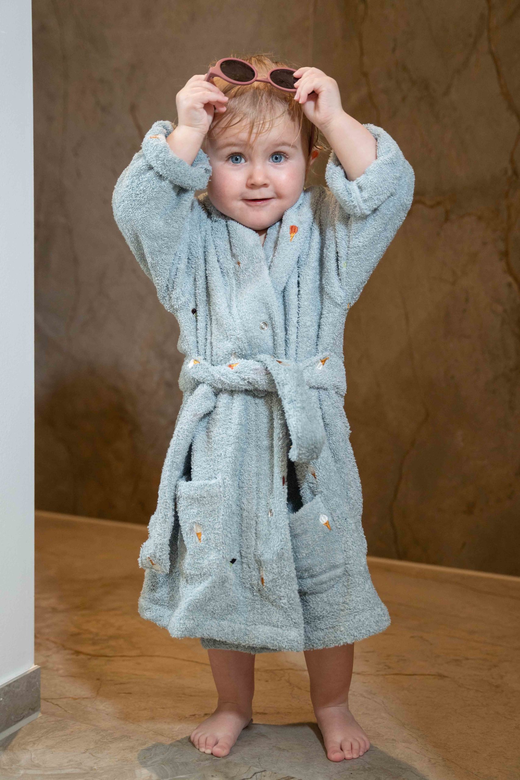 Embroidered bathrobe 1-2 years GOTS - Pearl Blue | Shop online hos ...