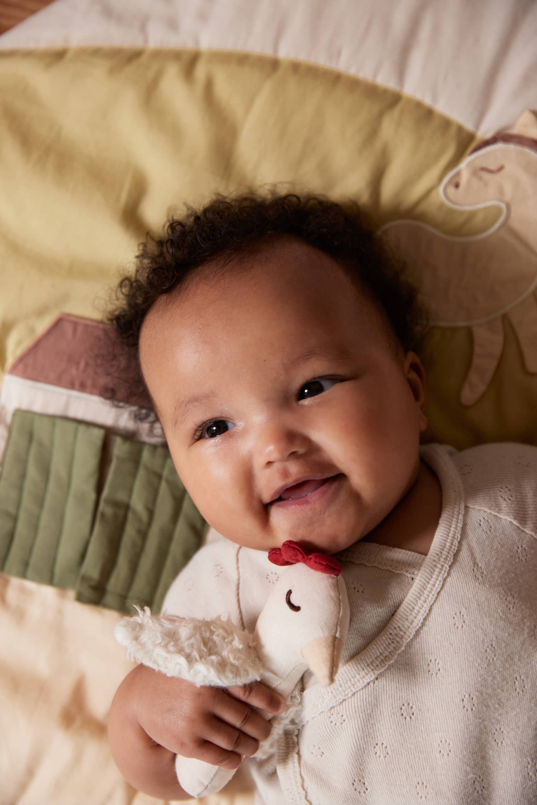 Linen rattle - Chicken | Shop online hos - FILIBABBA